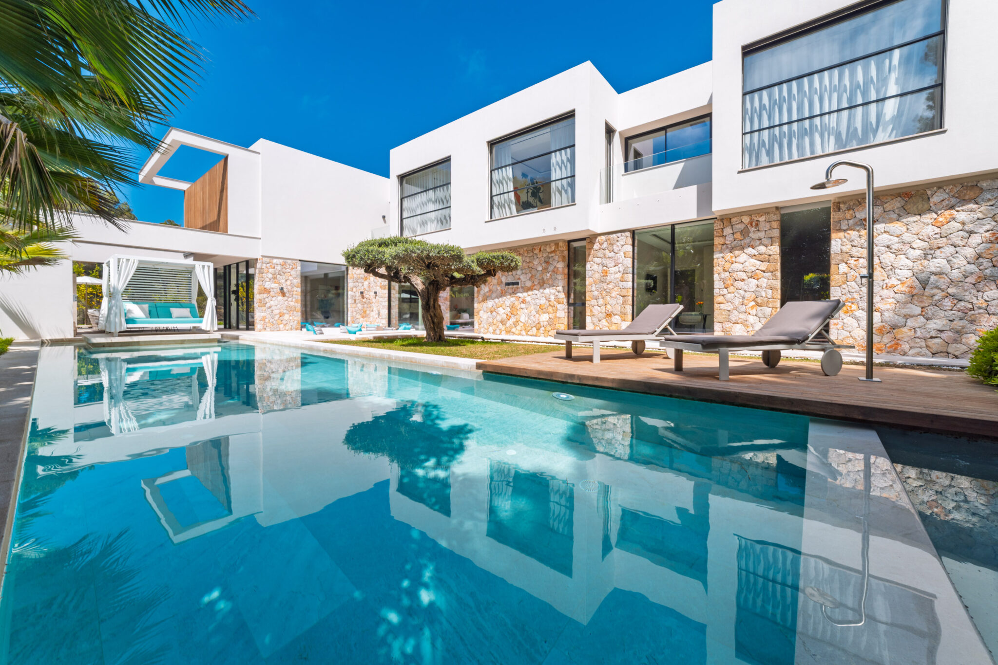 Luxus Moderne Luxusvilla Mit Pool